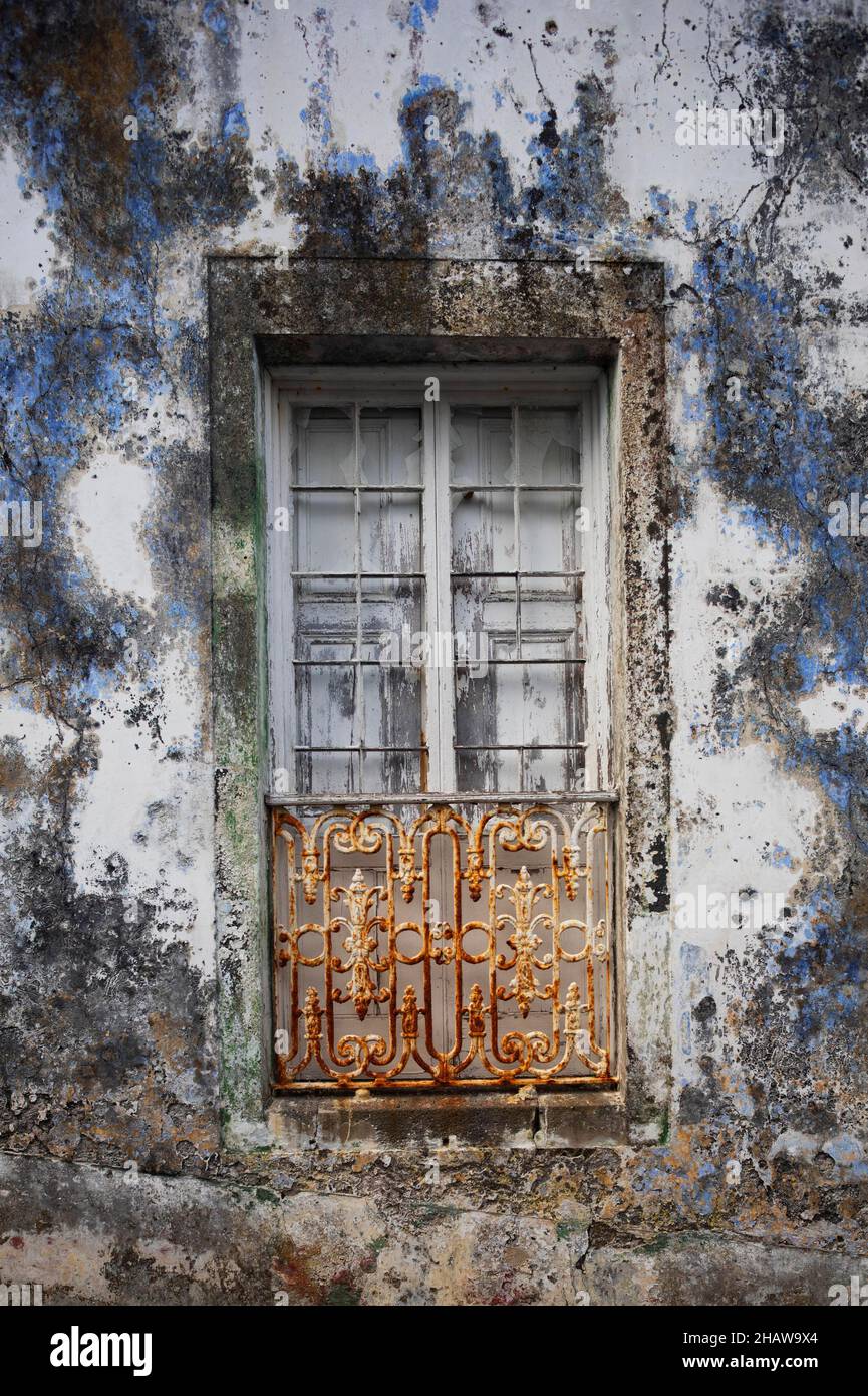 Closed closed house hi-res stock photography and images - Alamy