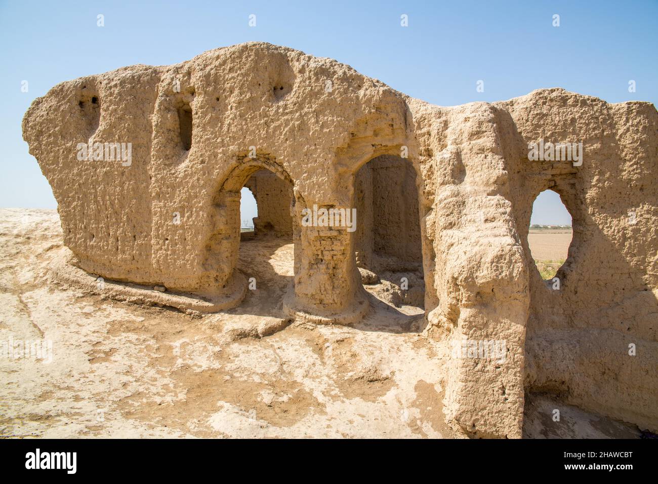 Small Kyzkala fortress with gaffed walls, Sunken Merv, Turkmenistan ...