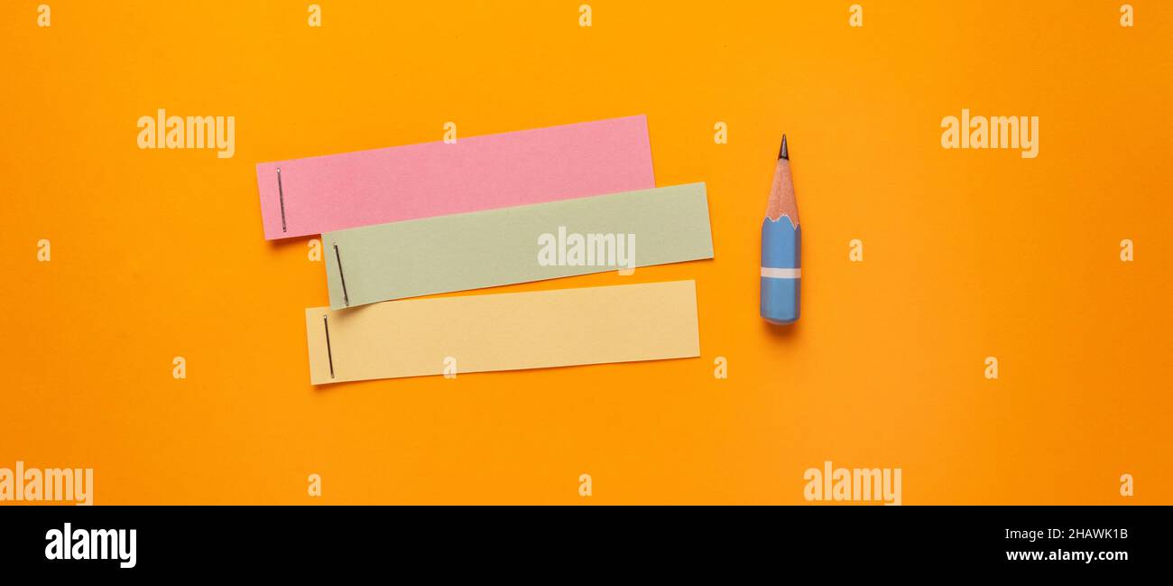 Empty space note papers for copy space your own words Stock Photo - Alamy