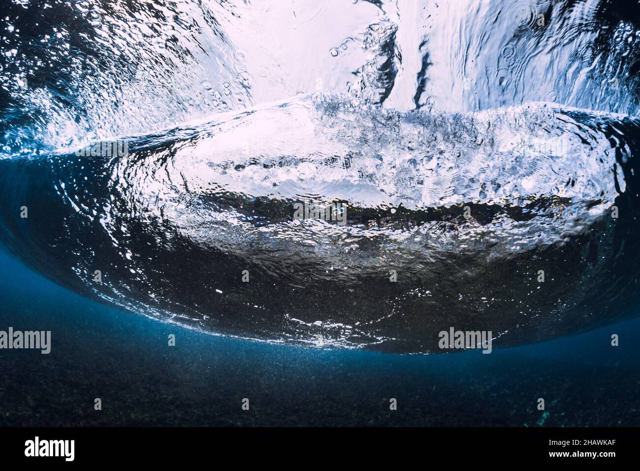 Transparent ocean water and breaking wave in underwater Stock Photo - Alamy