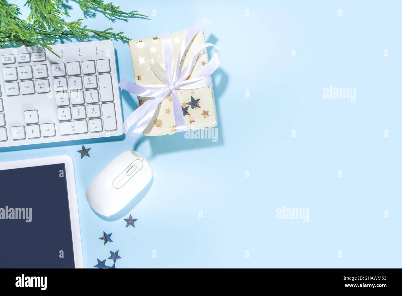 Simple minimal Christmas office background. Modern high-colored light ...