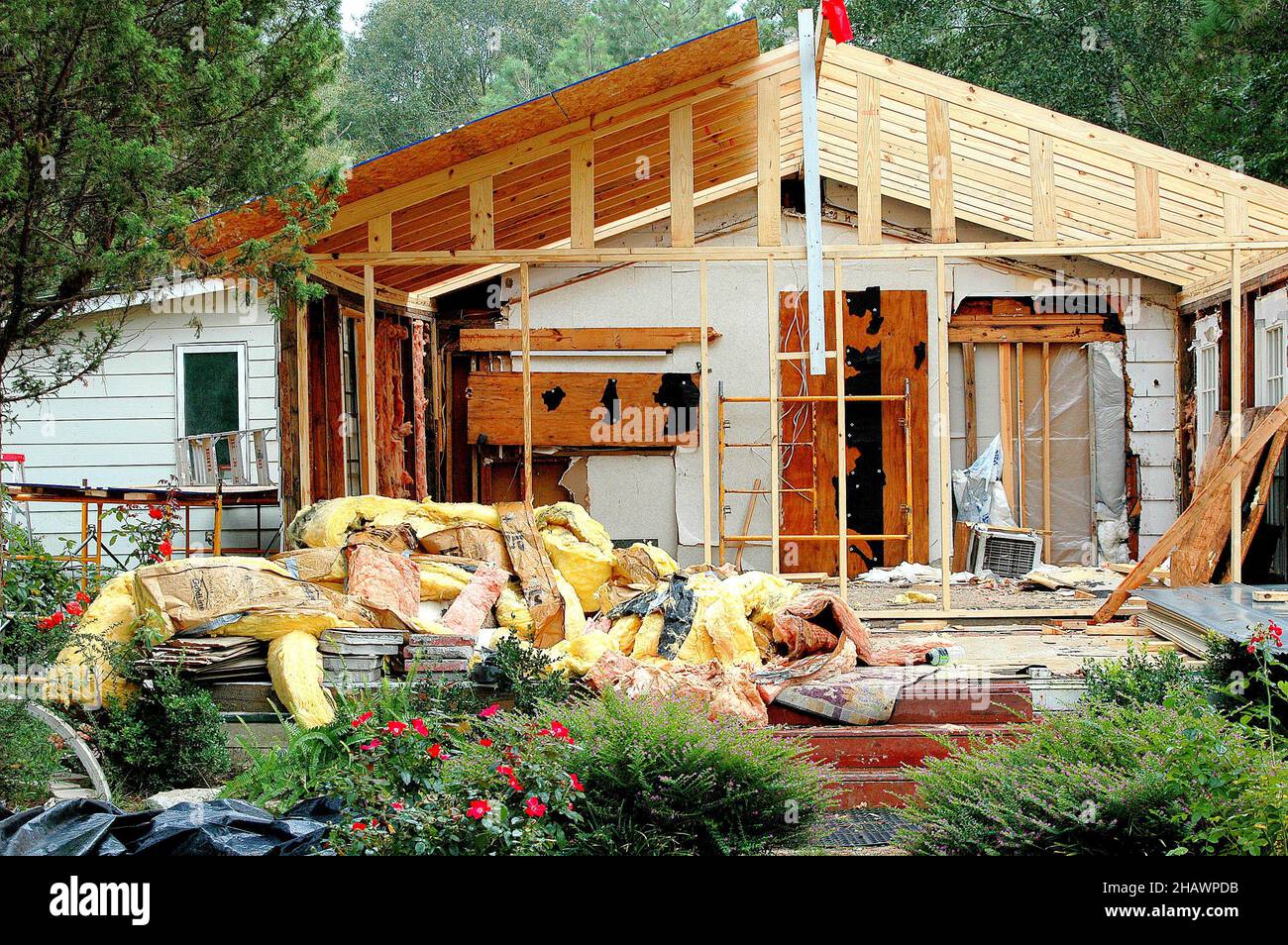 Building damaged by weather hi-res stock photography and images - Alamy
