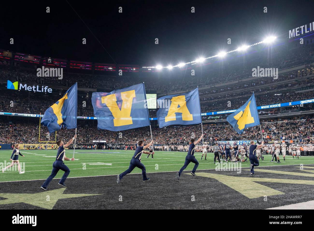 Navy cheerleaders hi-res stock photography and images - Alamy