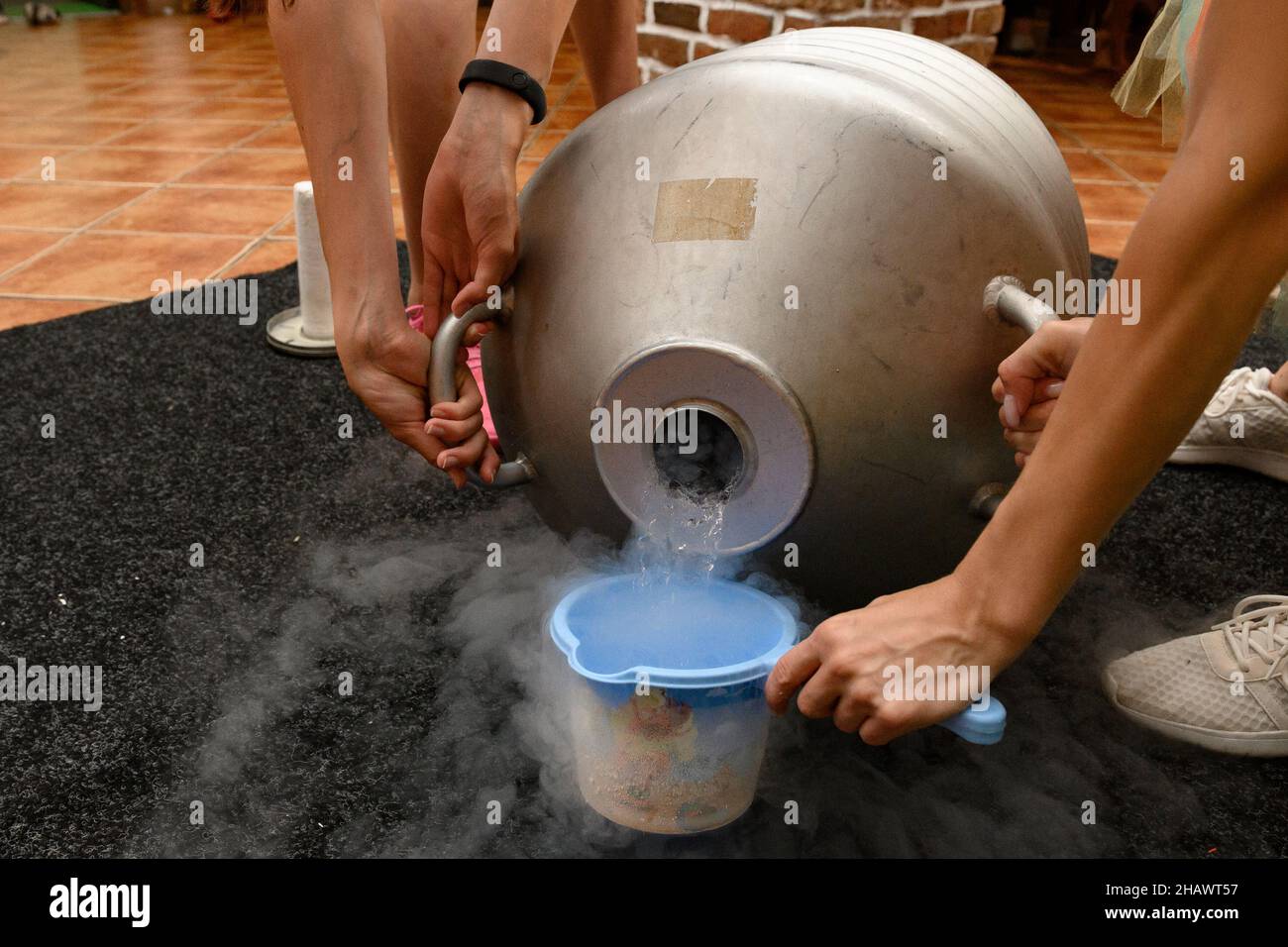 animation show for children, dry ice and nitrogen, smoke show for ...