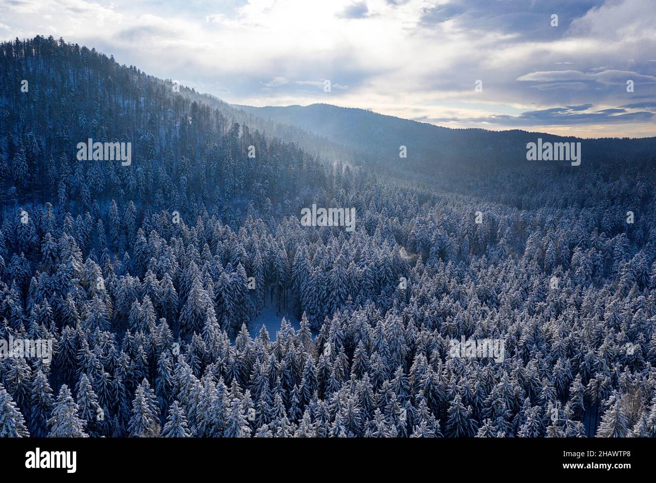 Drone flight above snowy frozen hi-res stock photography and images - Alamy