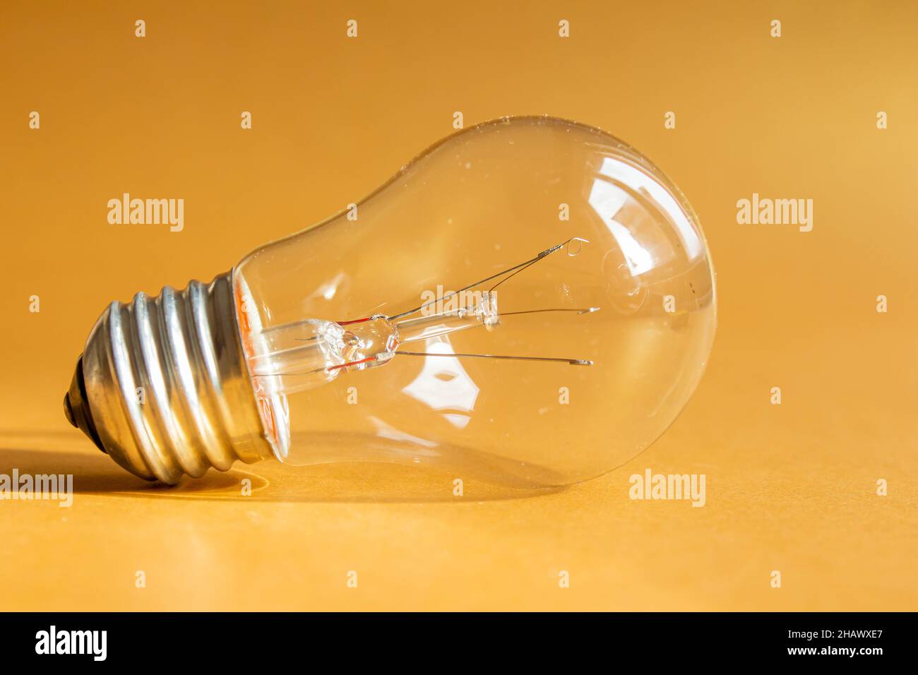 Old lightbulb hi-res stock photography and images - Alamy