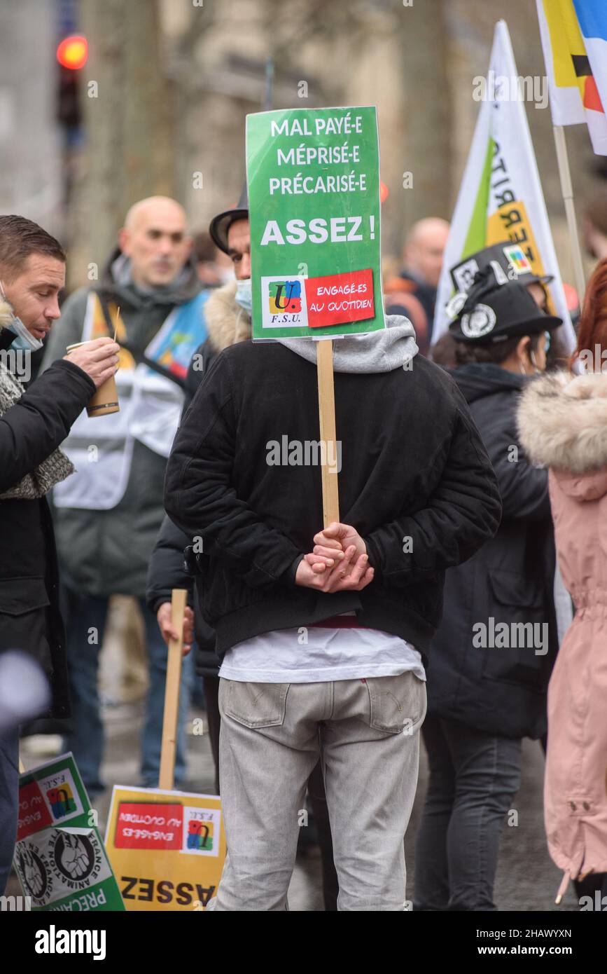 School animators demonstrate to protest against better working ...