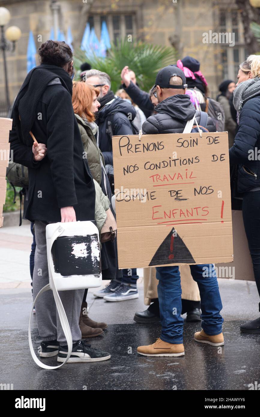 Animators working hi-res stock photography and images - Alamy