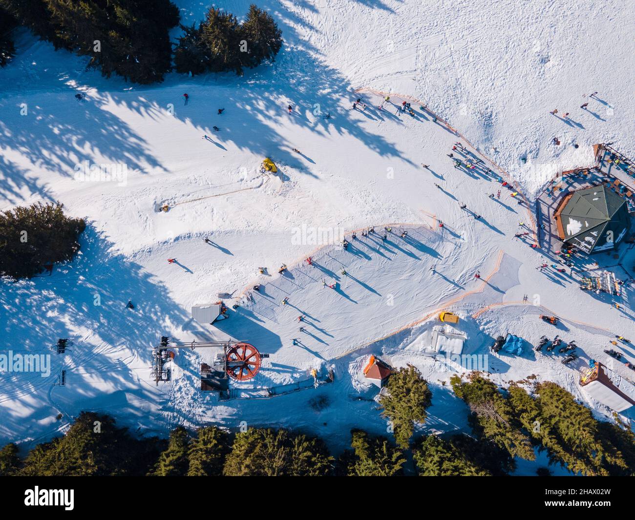 Overhead top view snowboarding ski hi-res stock photography and images ...