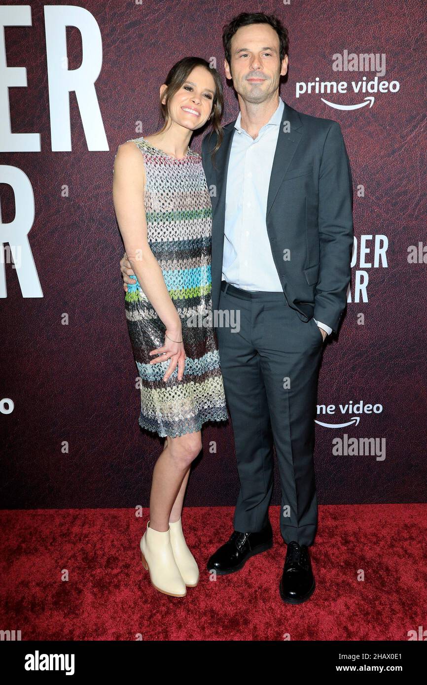 Los Angeles, CA. 12th Dec, 2021. Sosie Bacon, Scoot McNairy at arrivals ...