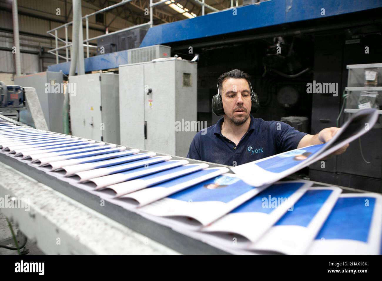 Newspaper printing press operator hi-res stock photography and images ...