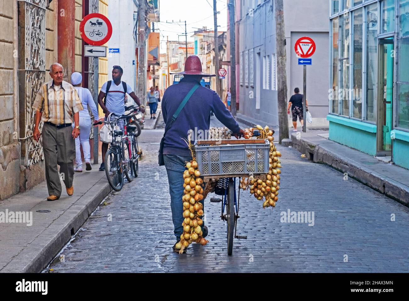 Vendor on bicycle hi-res stock photography and images - Alamy