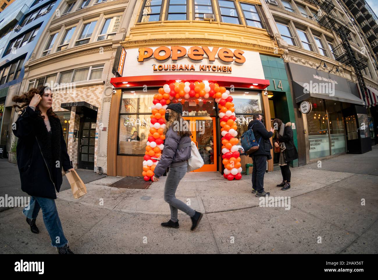 Grand opening of a Popeye’s Louisiana Kitchen franchise in New York on ...
