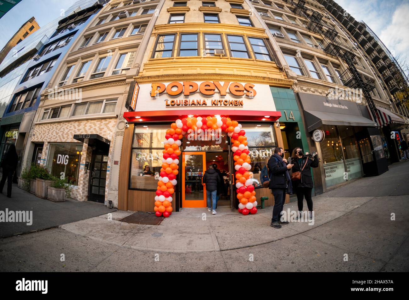 Popeyes louisiana kitchen hi-res stock photography and images - Alamy