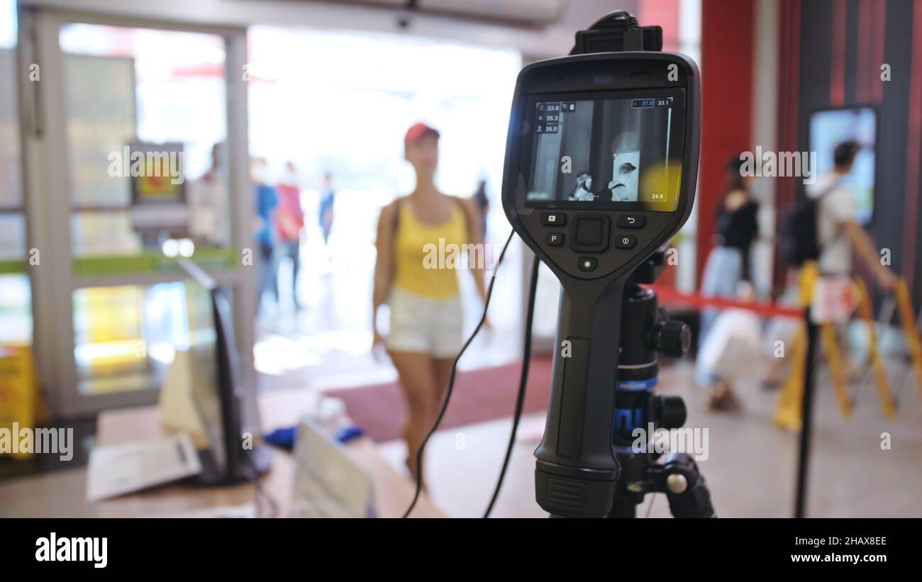 Temperature check at a supermarket, grocery store with thermal imaging ...