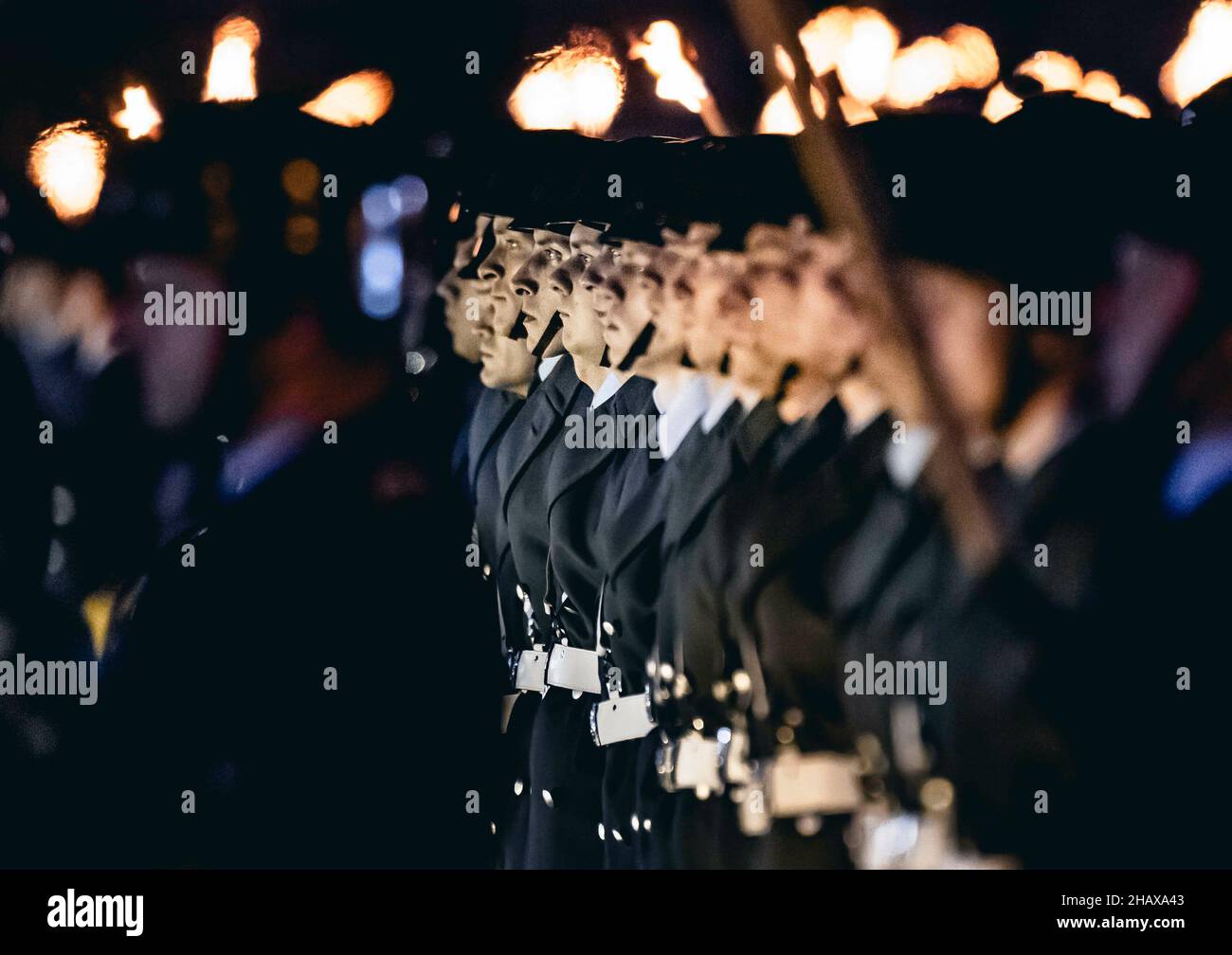 Zapfenstreich bundeswehr soldiers torch torch parade ceremonies hi-res ...