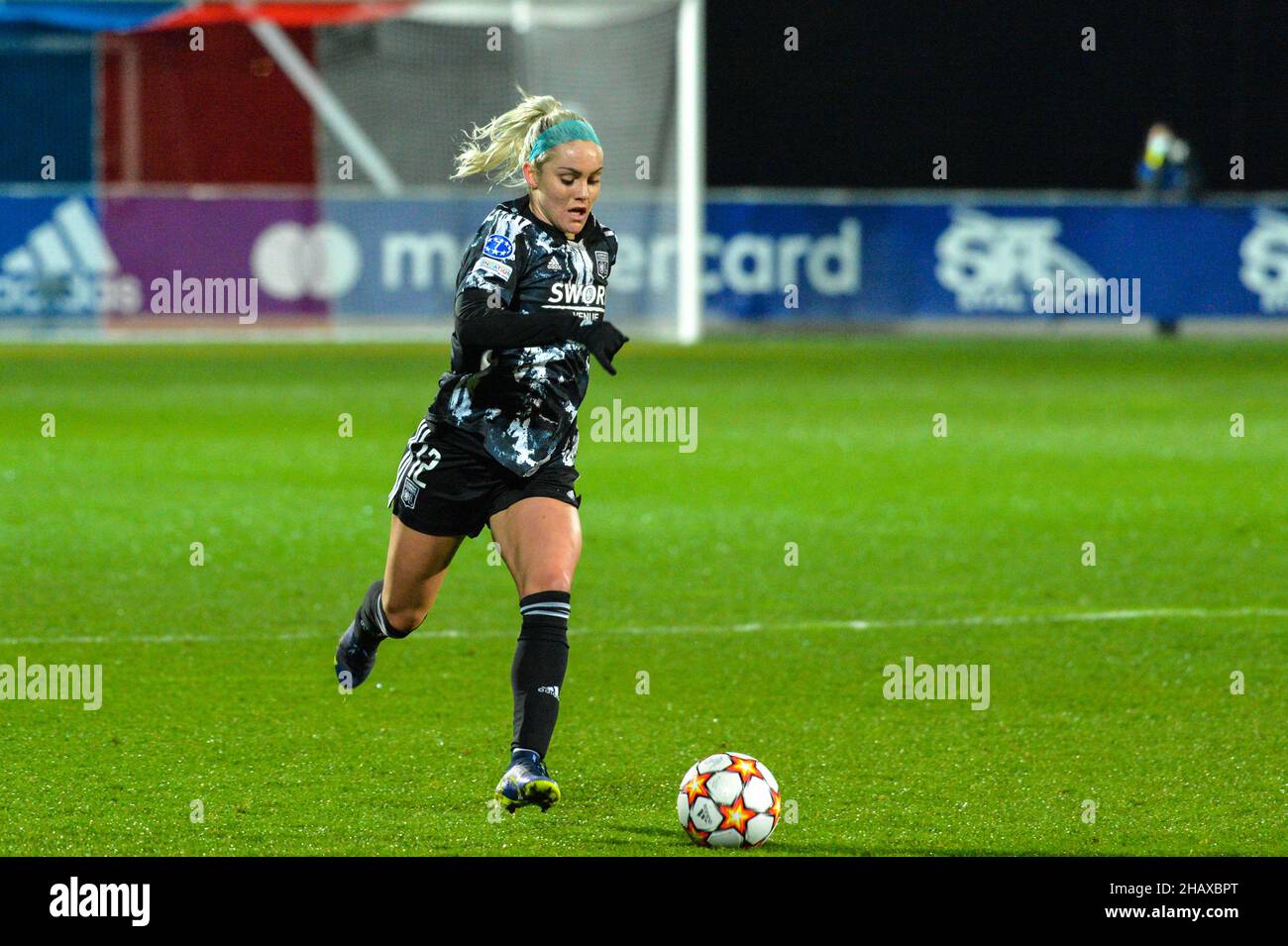 Ellie carpenter of olympique lyonnais feminin hi-res stock photography ...