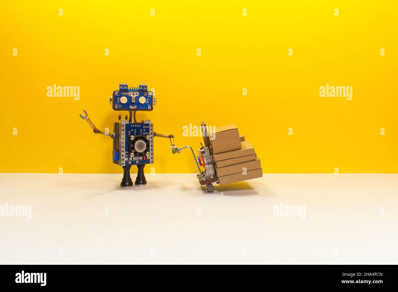 Loads a trolley hi-res stock photography and images - Alamy