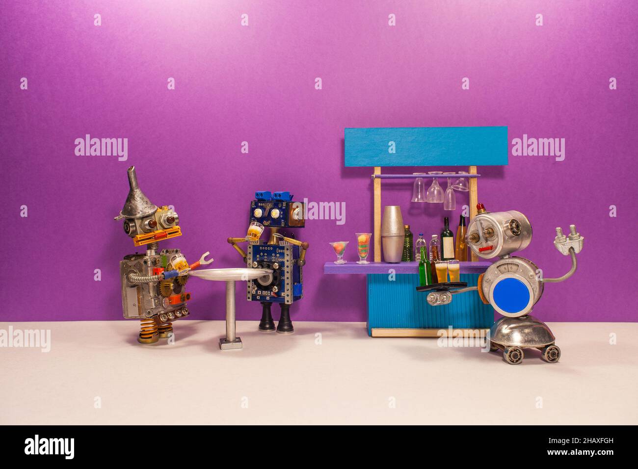 Service robots restaurant hi-res stock photography and images - Alamy