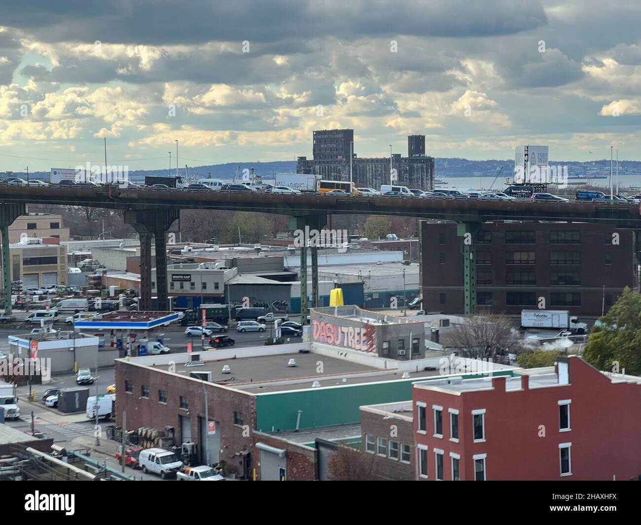 View over the Gowanus neighborhood from an elevated subway train with ...