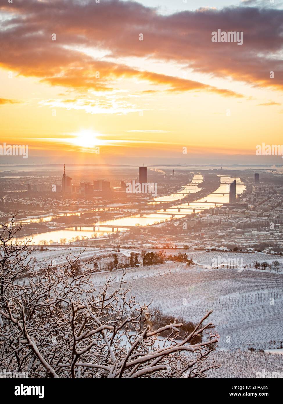 Vienna skyline winter hi-res stock photography and images - Alamy