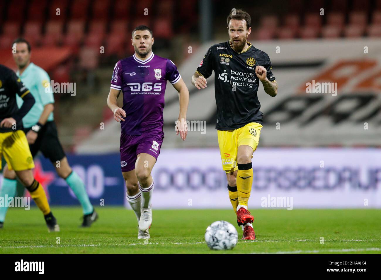 DEVENTER, NETHERLANDS - DECEMBER 15: Robert Klaasen of Roda JC Kerkrade ...