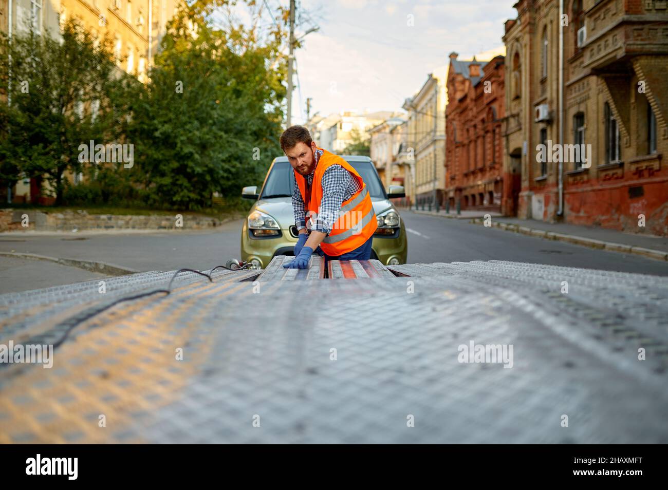 Car tow truck hi-res stock photography and images - Alamy