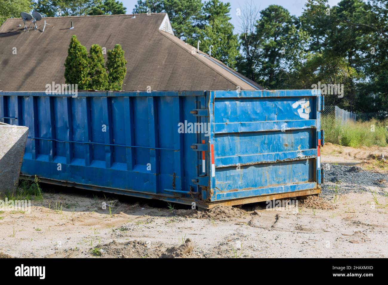 Building container for garbage construction waste Stock Photo - Alamy
