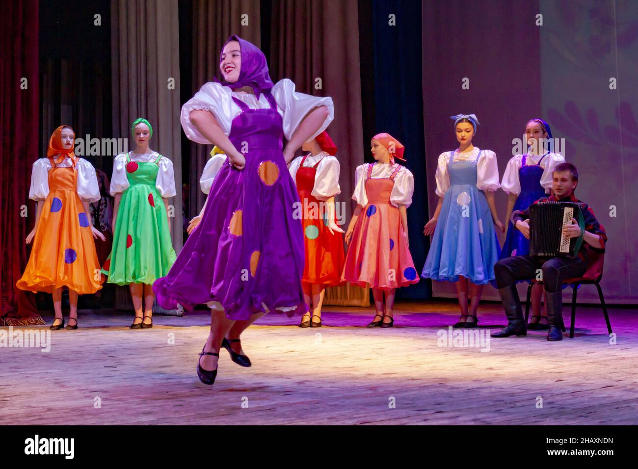 Omsk, Russia. 05 December, 2021. A dancer girl in a lilac dress ...