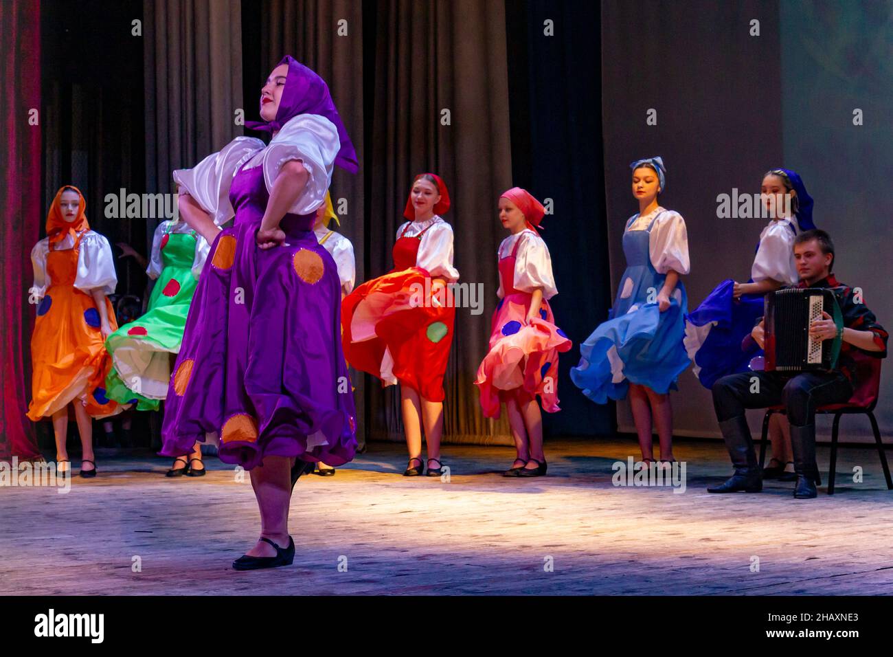 Omsk, Russia. 05 December, 2021. A dancer girl in a lilac dress ...
