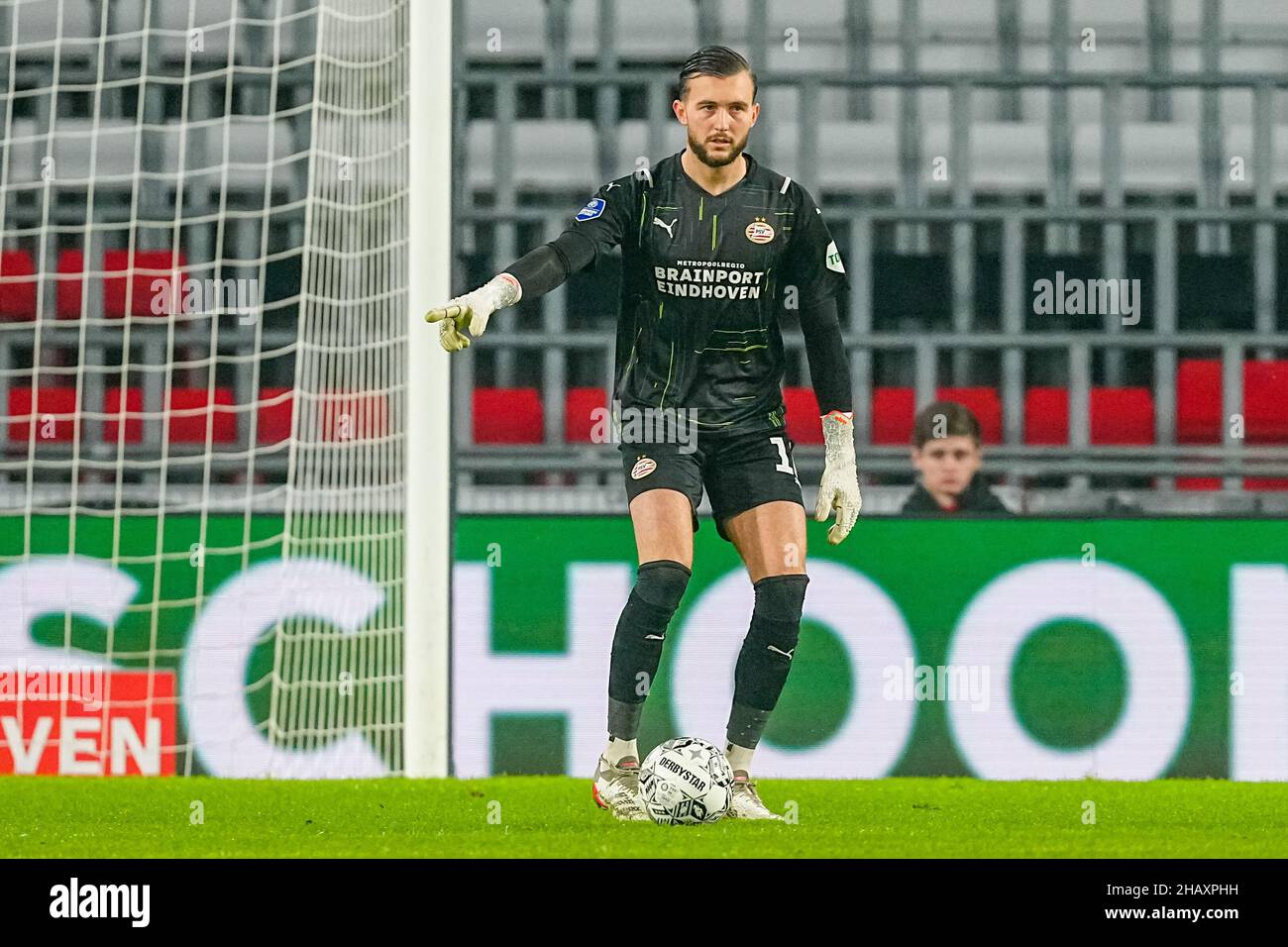 EINDHOVEN, NETHERLANDS - DECEMBER 15: goalkeeper Joel Drommel of PSV ...