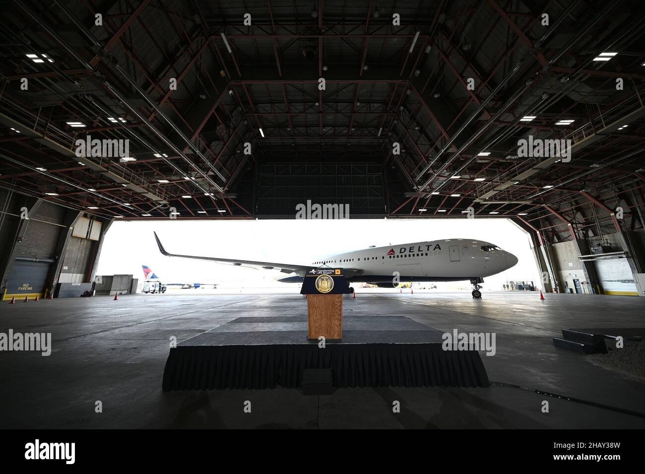 Hangar delta hi-res stock photography and images - Alamy