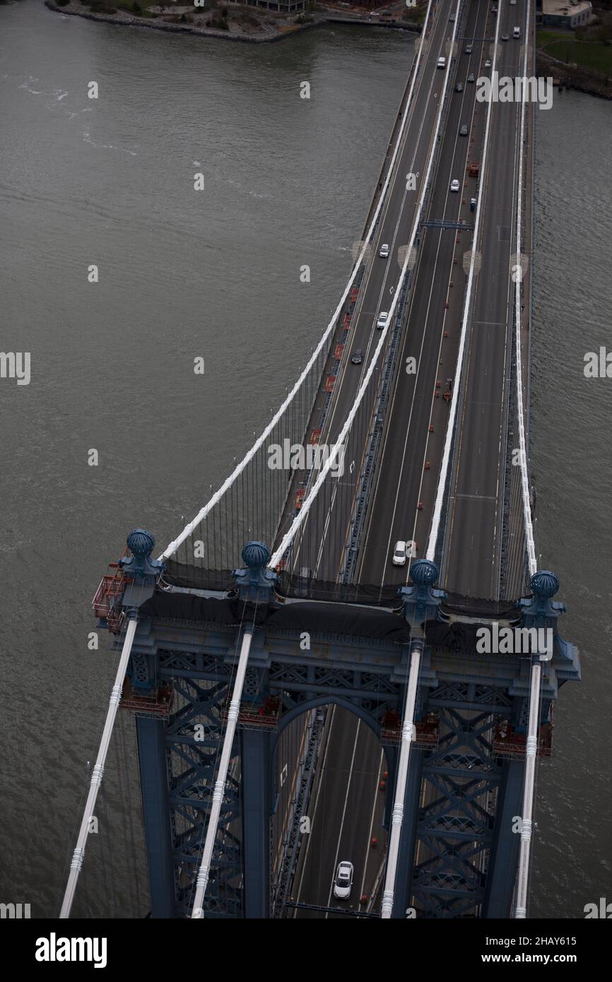 Aerial view of New York cityscape with the famous Brooklyn Bridge, USA ...