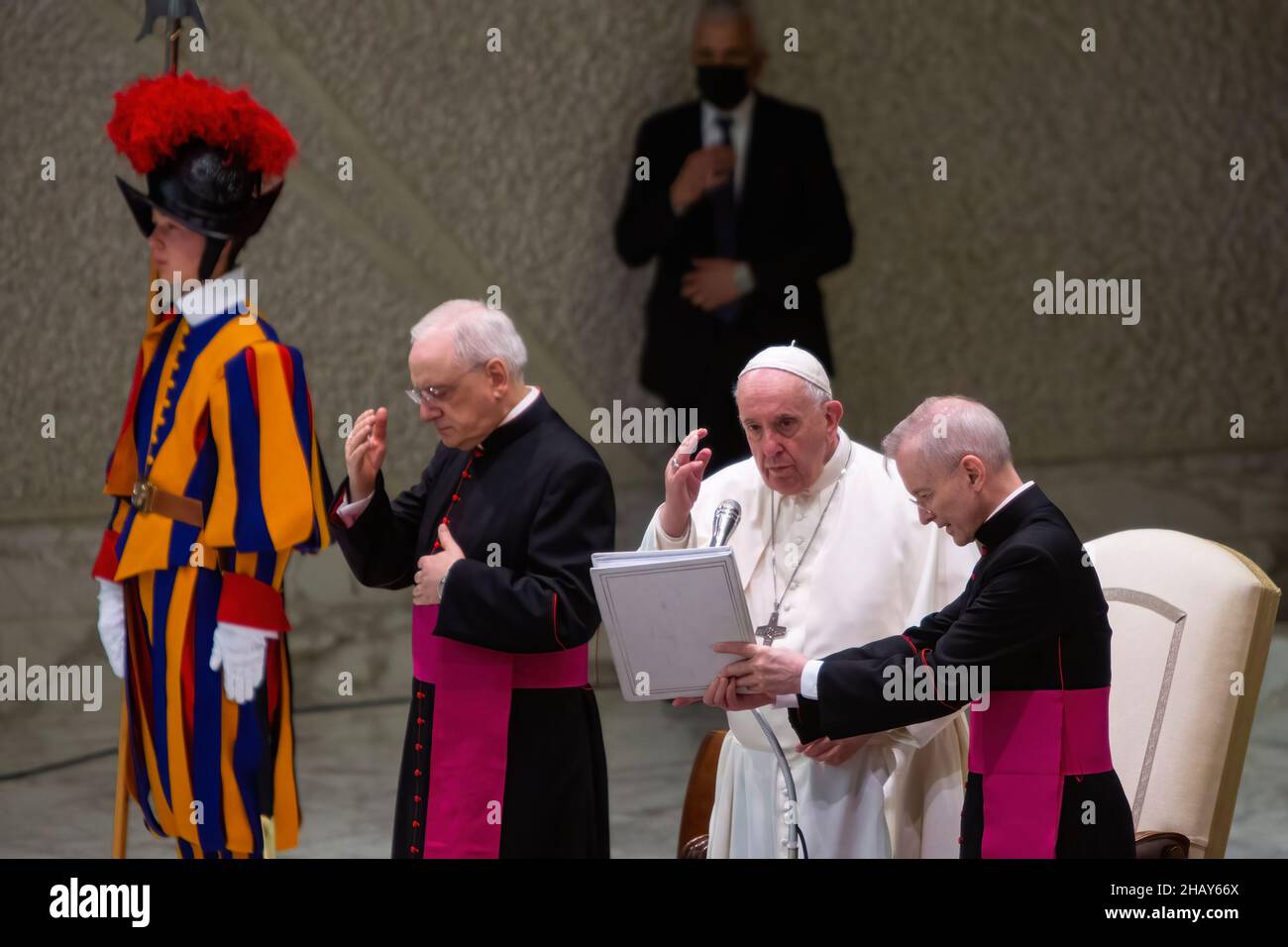 Pope Francis delivers his blessing during the general audience ...