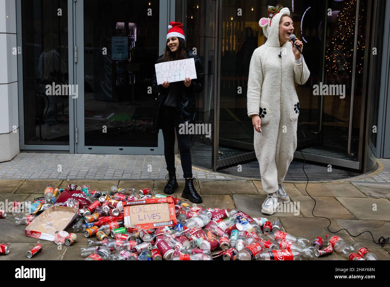 London, UK. 15th December, 2021. Climate activists from Extinction ...