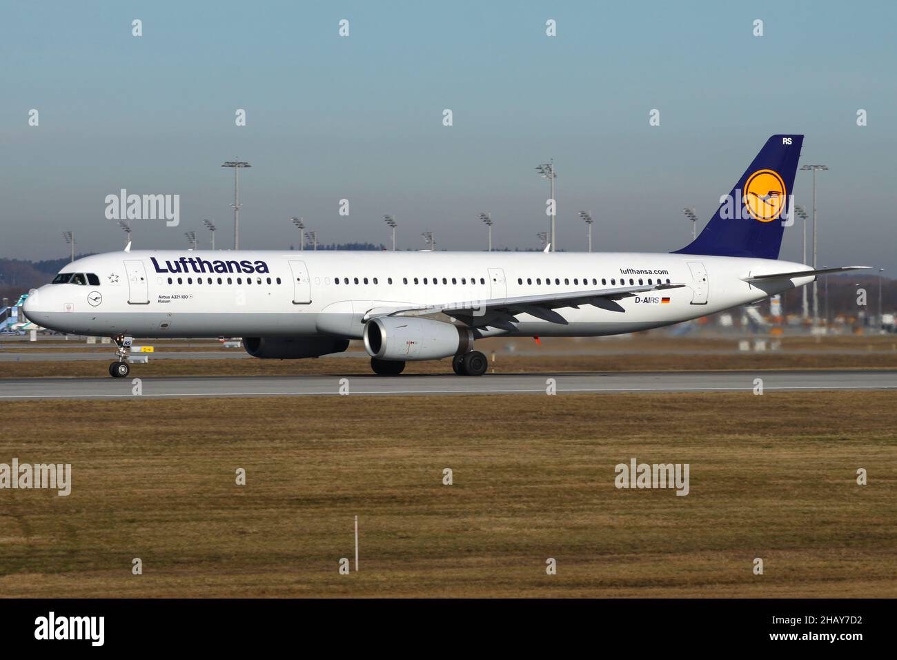 Lufthansa airplane hi-res stock photography and images - Alamy