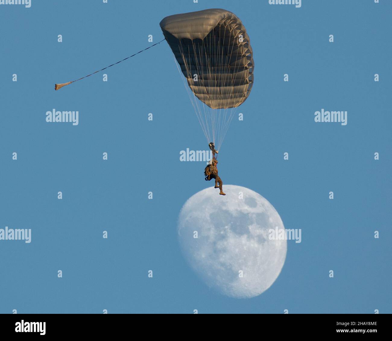 A Marine assigned to the 3rd Reconnaissance Battalion, 3rd Marine ...