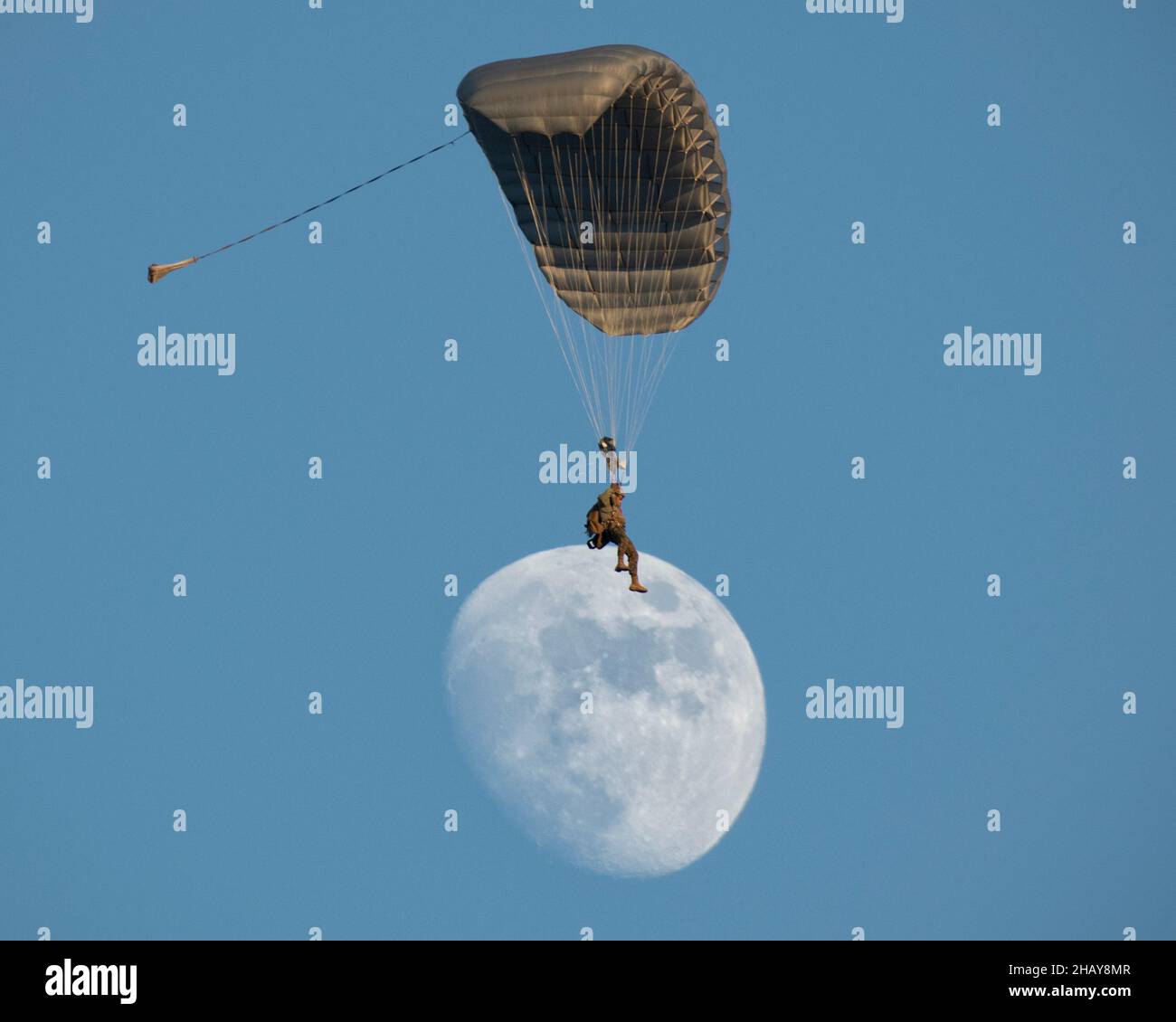 A Marine assigned to the 3rd Reconnaissance Battalion, 3rd Marine ...