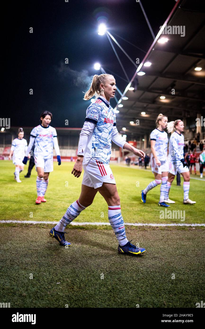 Lea Schueller, FC Bayern Munich Stock Photo - Alamy