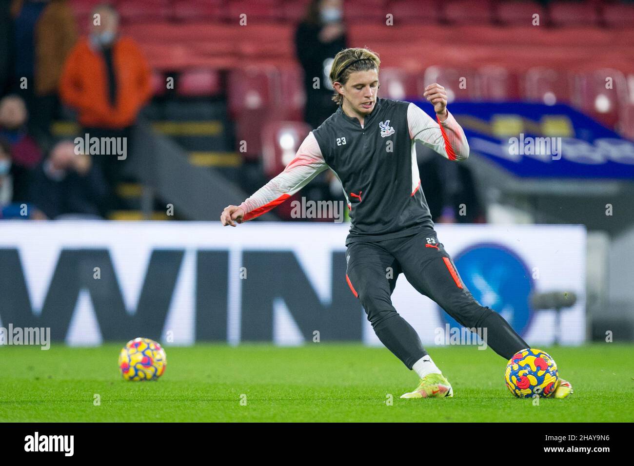 LONDON, GBR. DEC 15TH Conor Gallagher of Crystal Palace warms up during ...