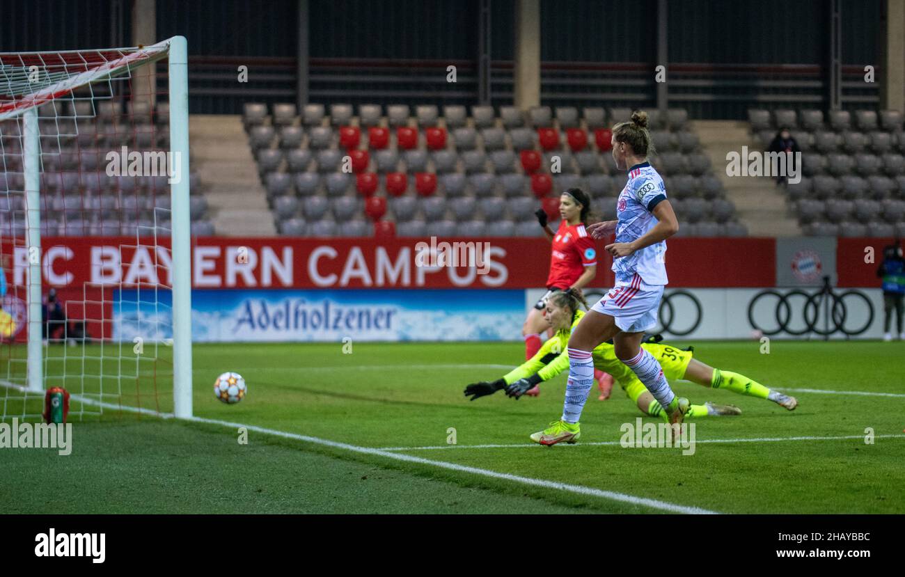 Karolina Lea Vilhjalmsdottir (23 FC Bayern München) with the goal to 1-0 during the UEFA Womens ...