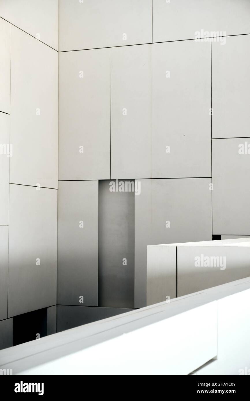 Mesmerizing interior design of the Louvre Abu Dhabi innovative museum ...