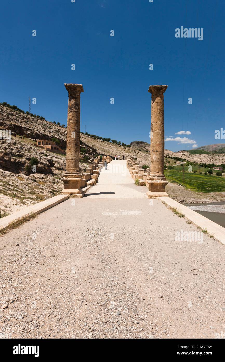 Roman arch bridges hi-res stock photography and images - Alamy