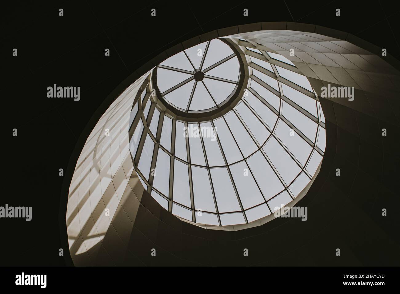 Dubai mall roof architecture hi-res stock photography and images - Alamy