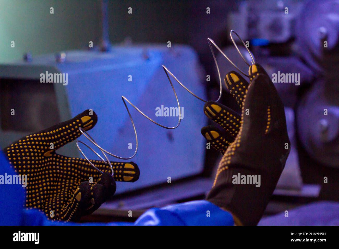 Production of independent springs for mattresses. Independent spring ...