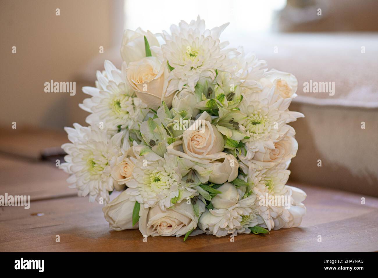 Beautiful bouquet of daisies hi-res stock photography and images - Alamy