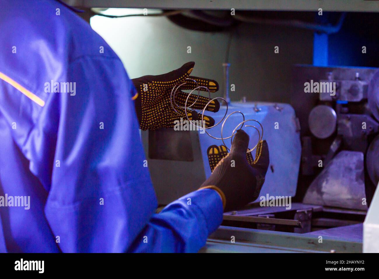 Production of independent springs for mattresses. Independent spring ...