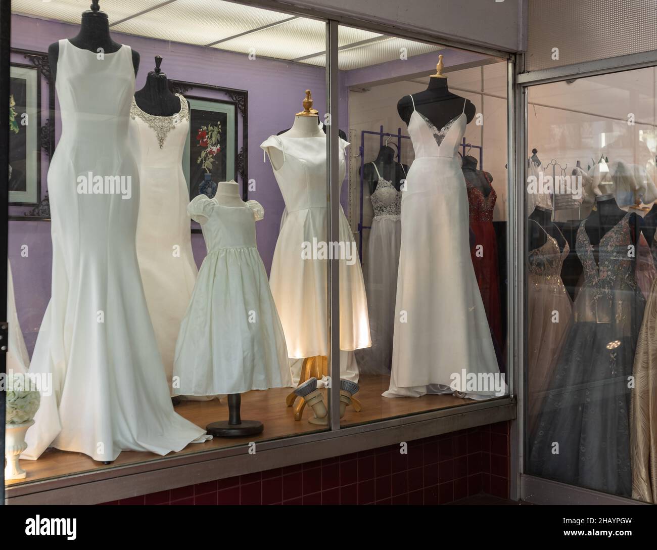 Commercial shop model hi-res stock photography and images - Alamy