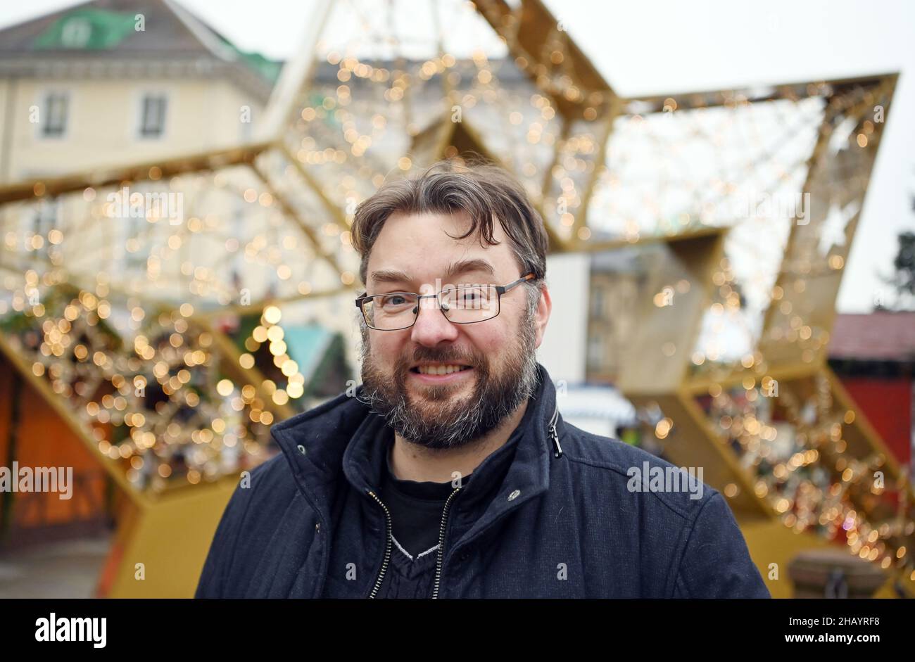 Karlsruhe, Germany. 08th Dec, 2021. René Reichelt stands at the market ...