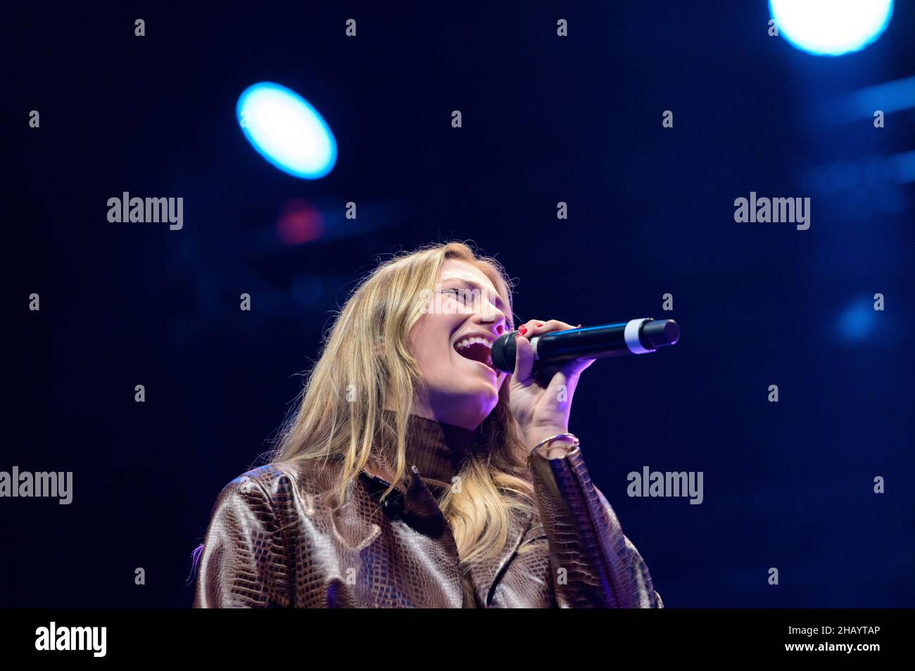 Leony burger hi-res stock photography and images - Alamy